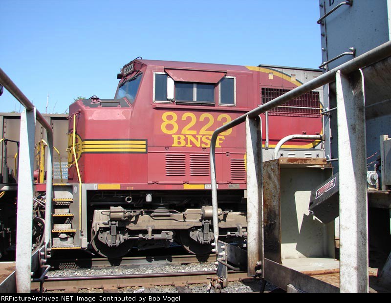 BNSF 8223